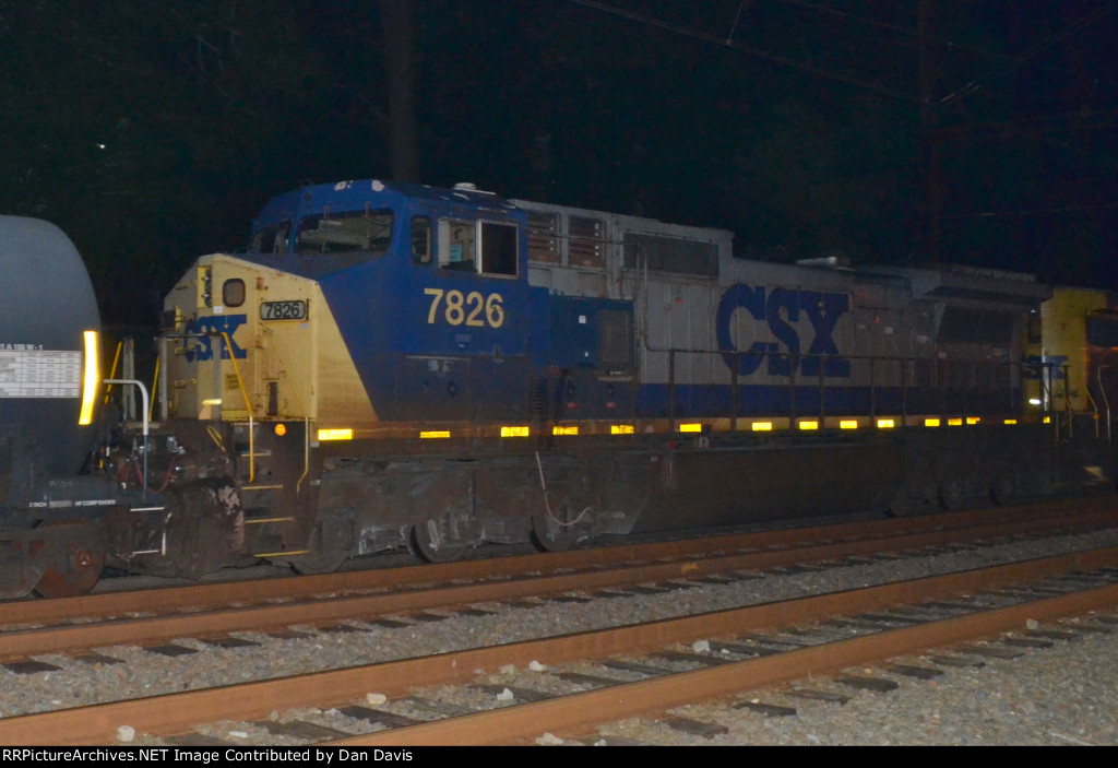 CSX C40-8W 7826 trails on Q417-06